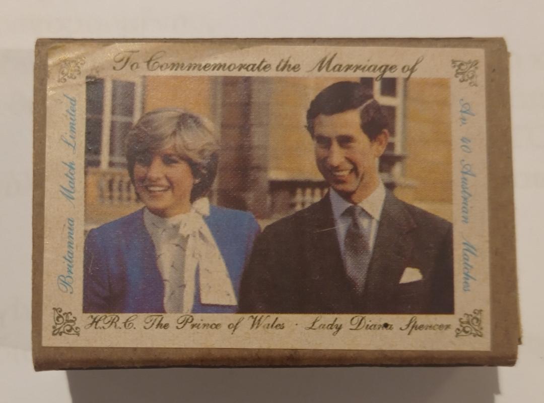 The matchboxes with the new king - Matches Museum
